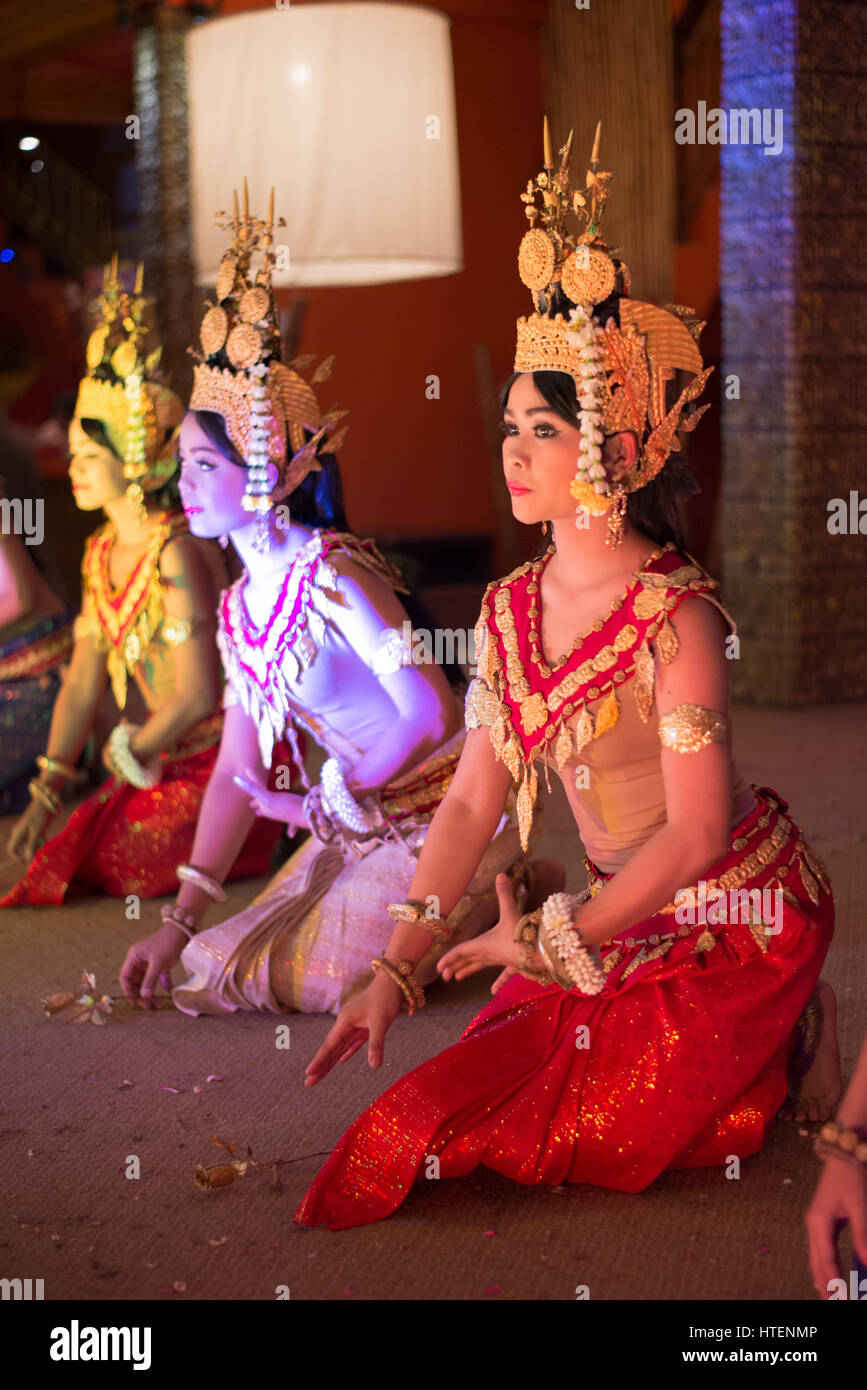 Cambodian royal ballet hi-res stock photography and images - Alamy
