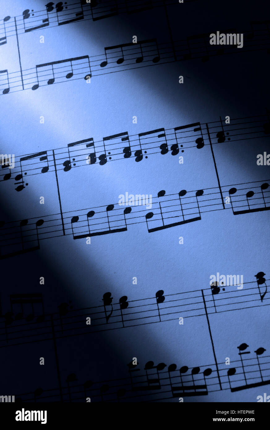 Music score sheets hi-res stock photography and images - Alamy