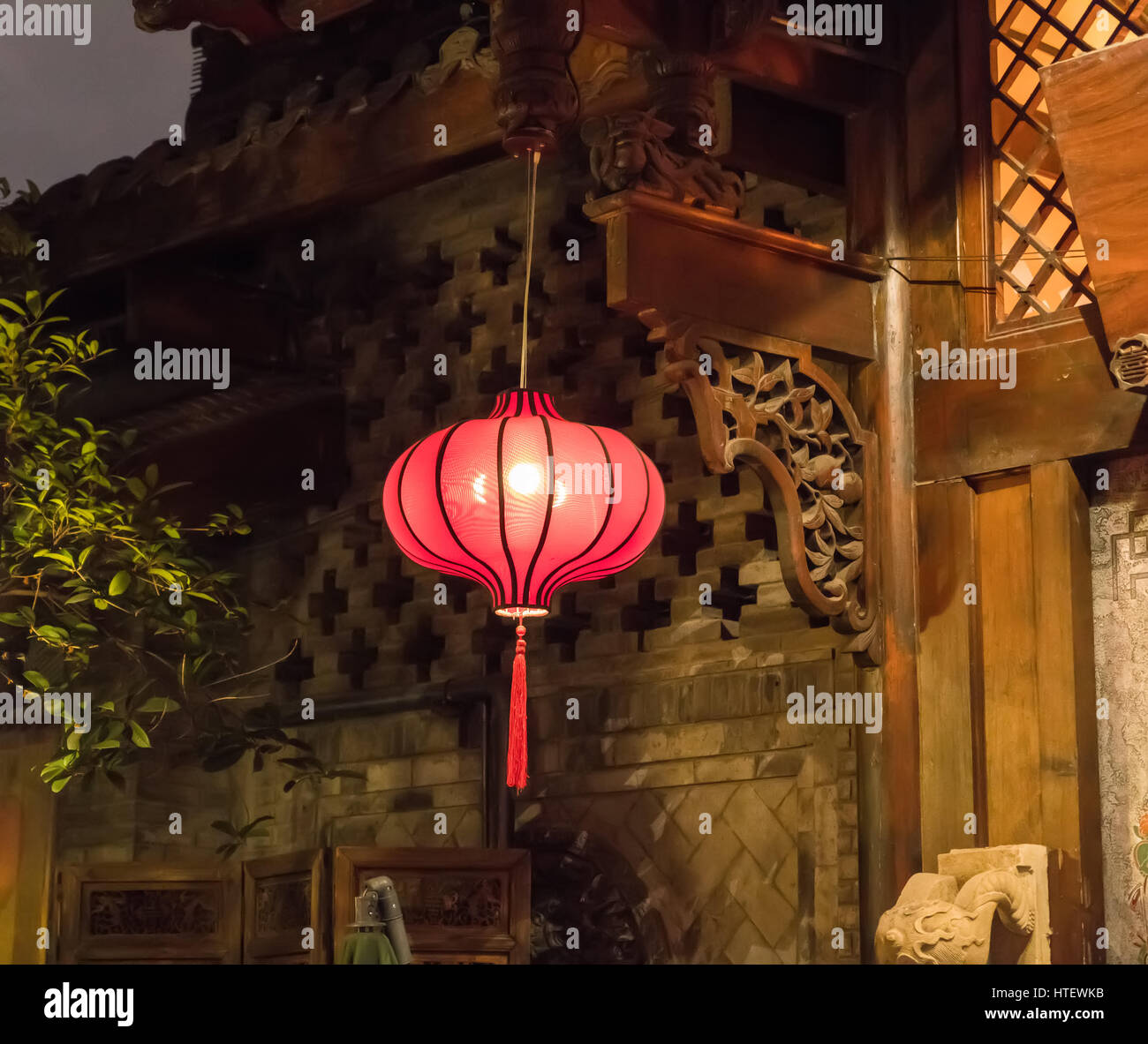 Traditional Chinese red lantern Stock Photo - Alamy