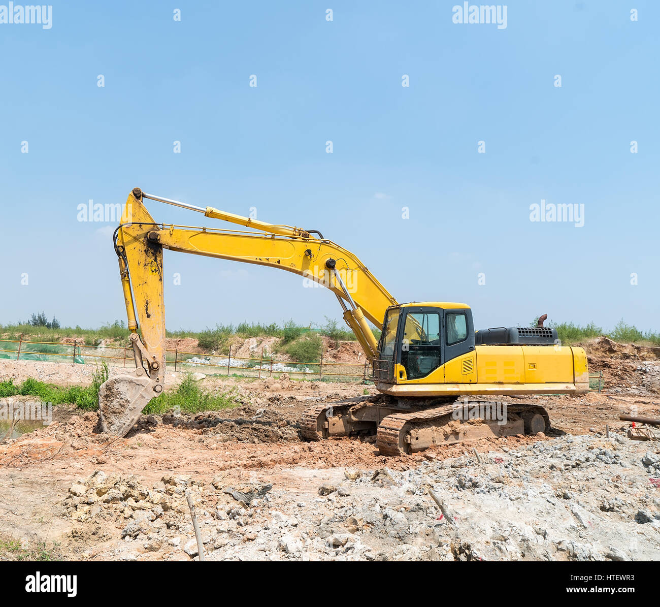 Heavy earth mover hi-res stock photography and images - Alamy