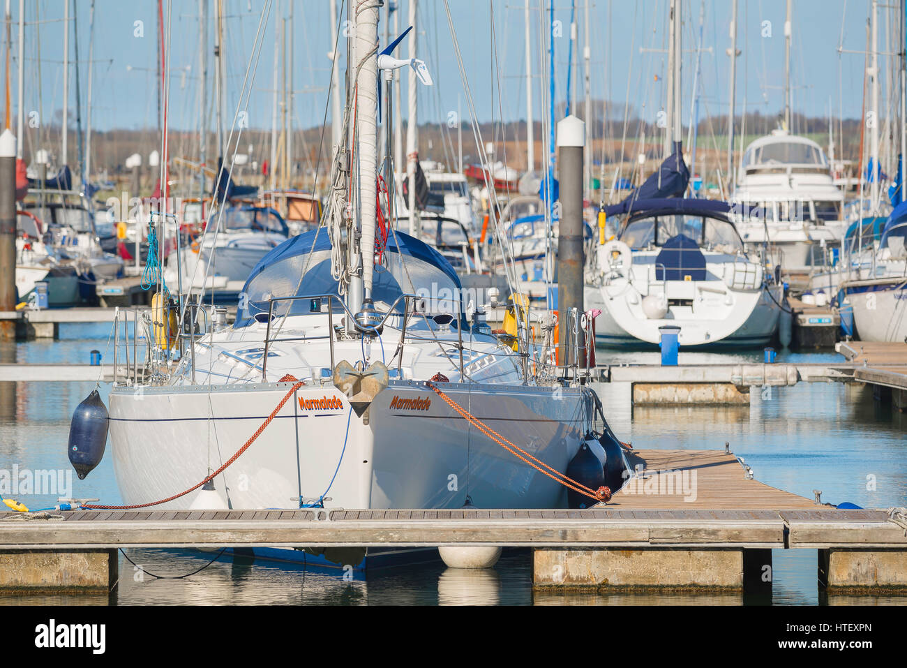 England winter boats hi-res stock photography and images - Alamy