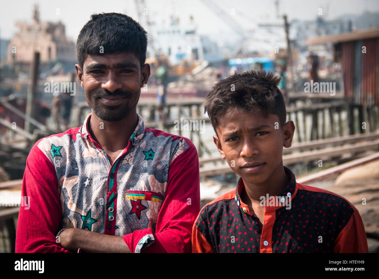 CHITTAGONG, BANGLADESH - FEBRUARY 2017: People in the streets of ...