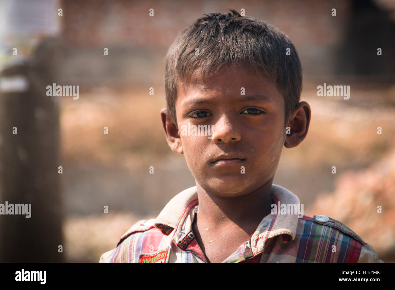 Bangladesh poverty boy hi-res stock photography and images - Alamy