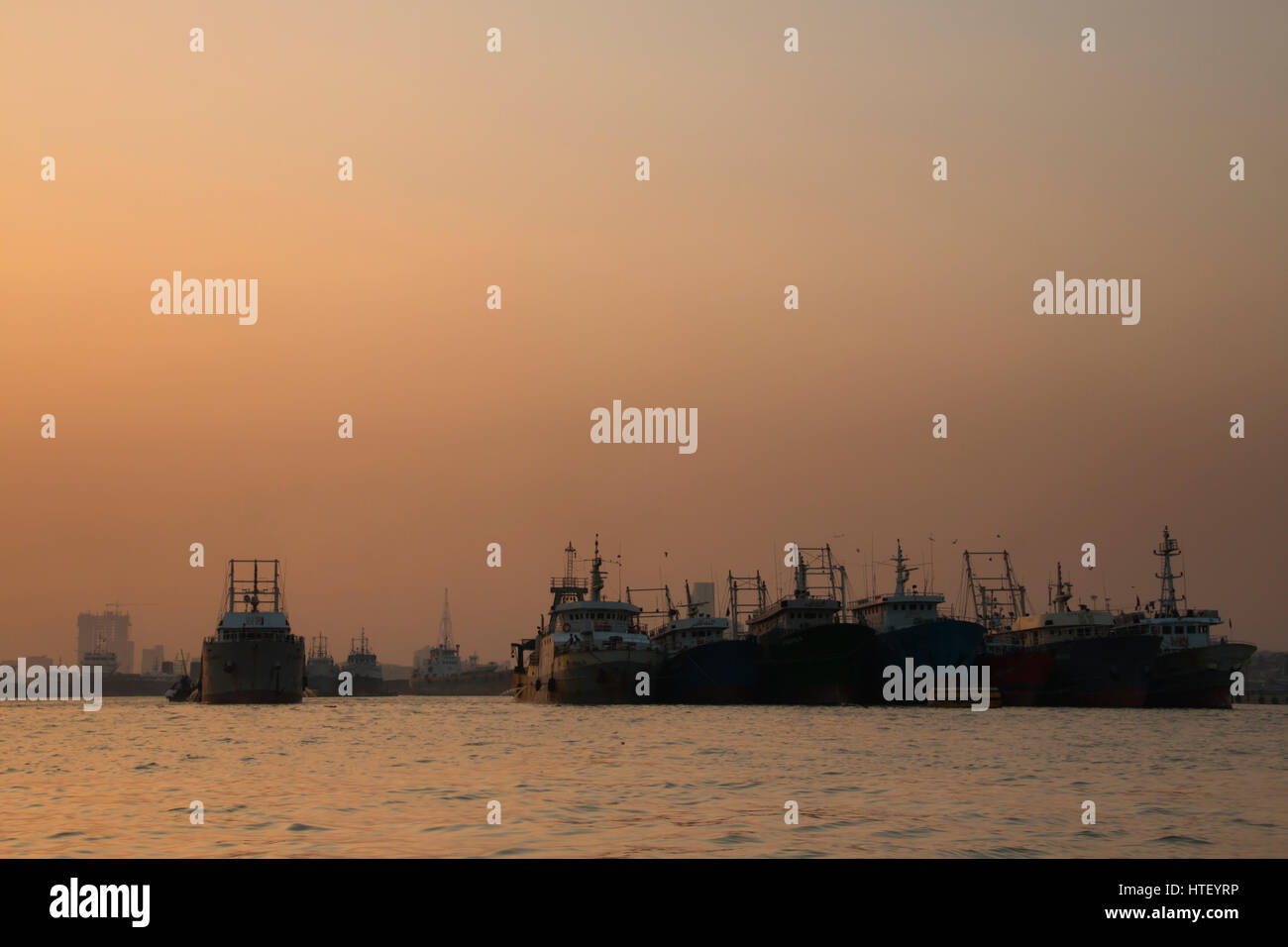 Chittagong port hi-res stock photography and images - Alamy
