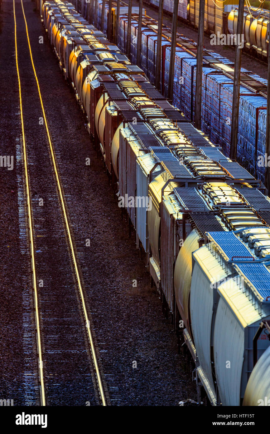 Container shipping rail yard hi-res stock photography and images - Alamy