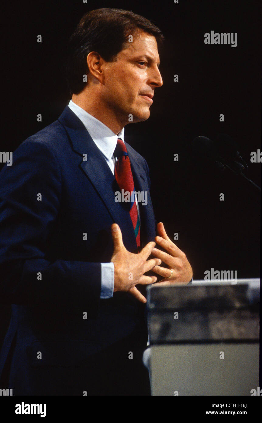 Democratic Vice-Presidential candidate Senator Albert Gore Jr of ...