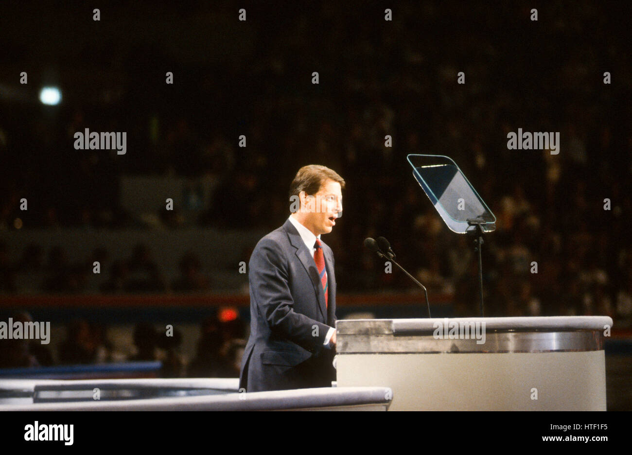 Democratic Vice-Presidential candidate Senator Albert Gore Jr of ...