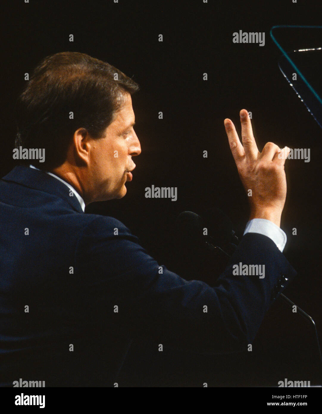 Democratic Vice-Presidential candidate Senator Albert Gore Jr of ...
