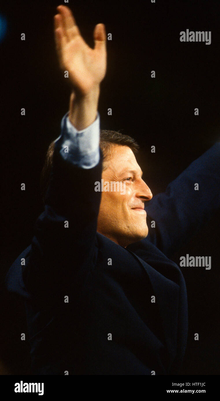 Democratic Vice-Presidential candidate Senator Albert Gore Jr of ...