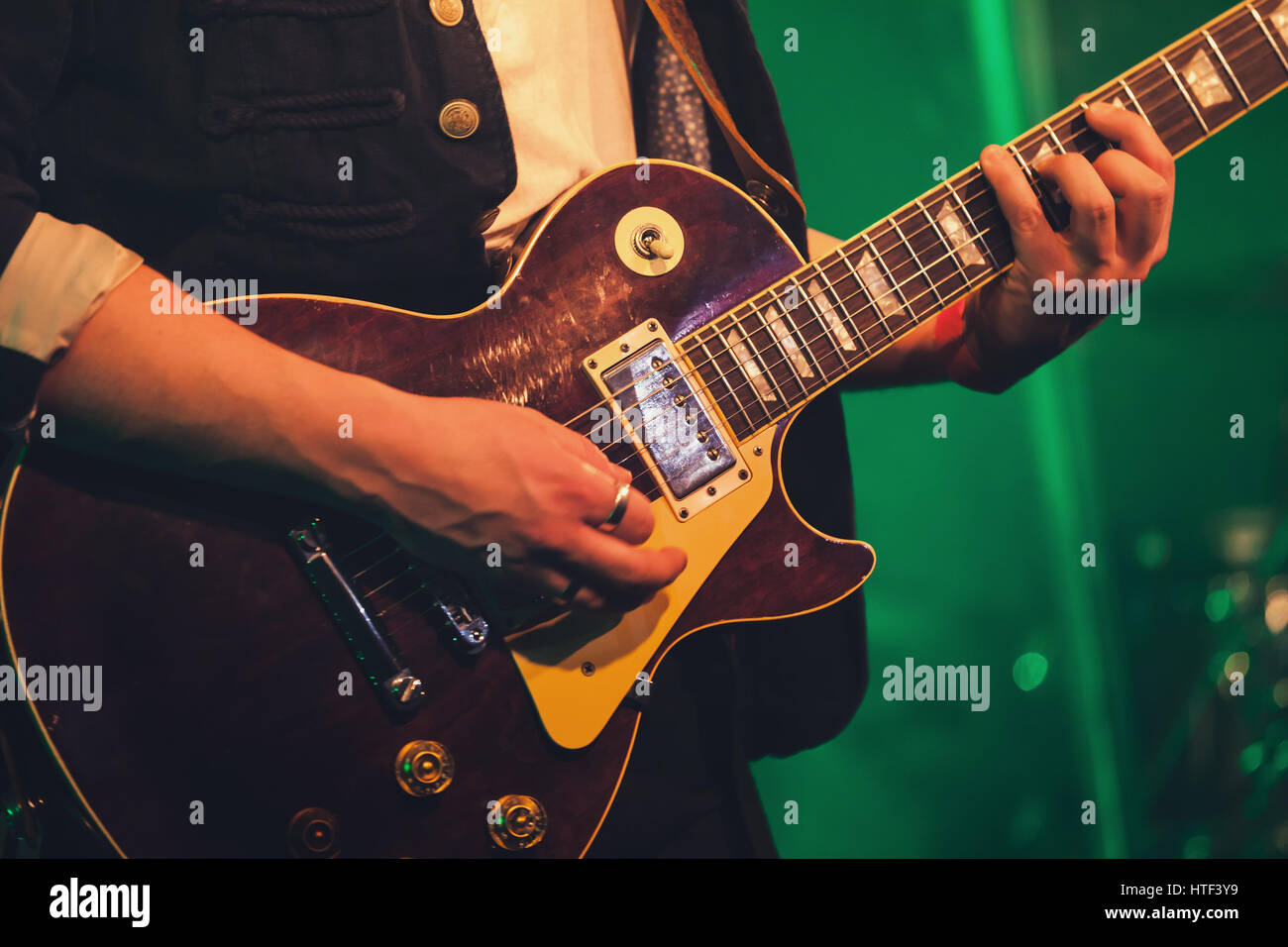 Stage musical hi-res stock photography and images - Alamy