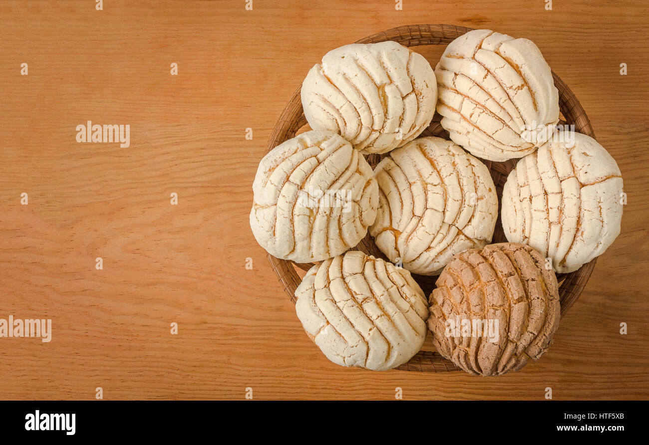 Conchas sweet bread traditional bakery of Mexico Stock Photo - Alamy