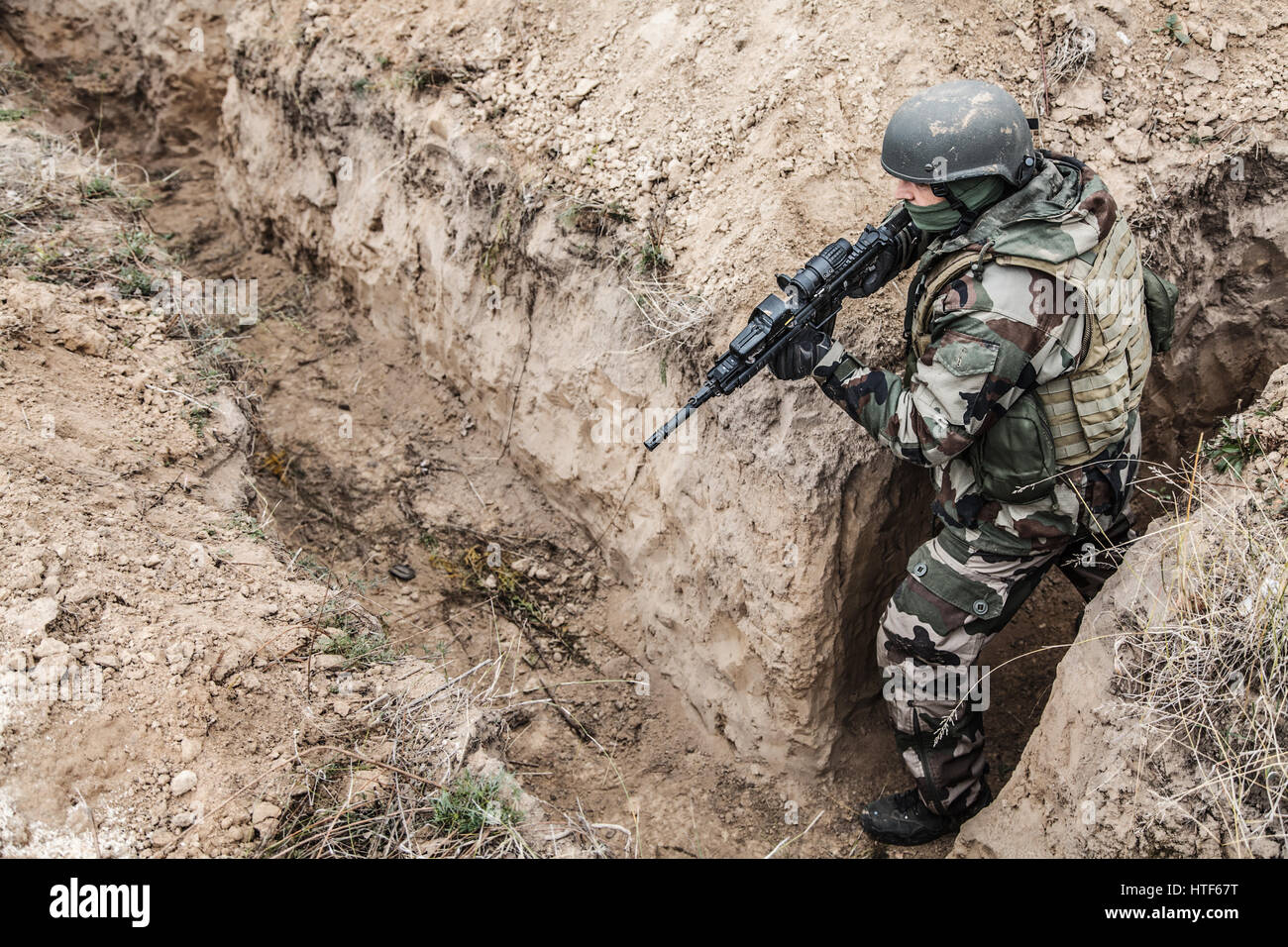 Paratrooper of french 1st Marine Infantry Parachute Regiment RPIMA in ...