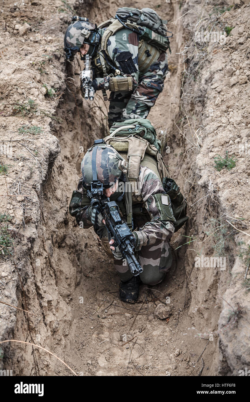 Paratroopers of french 1st Marine Infantry Parachute Regiment RPIMA in ...