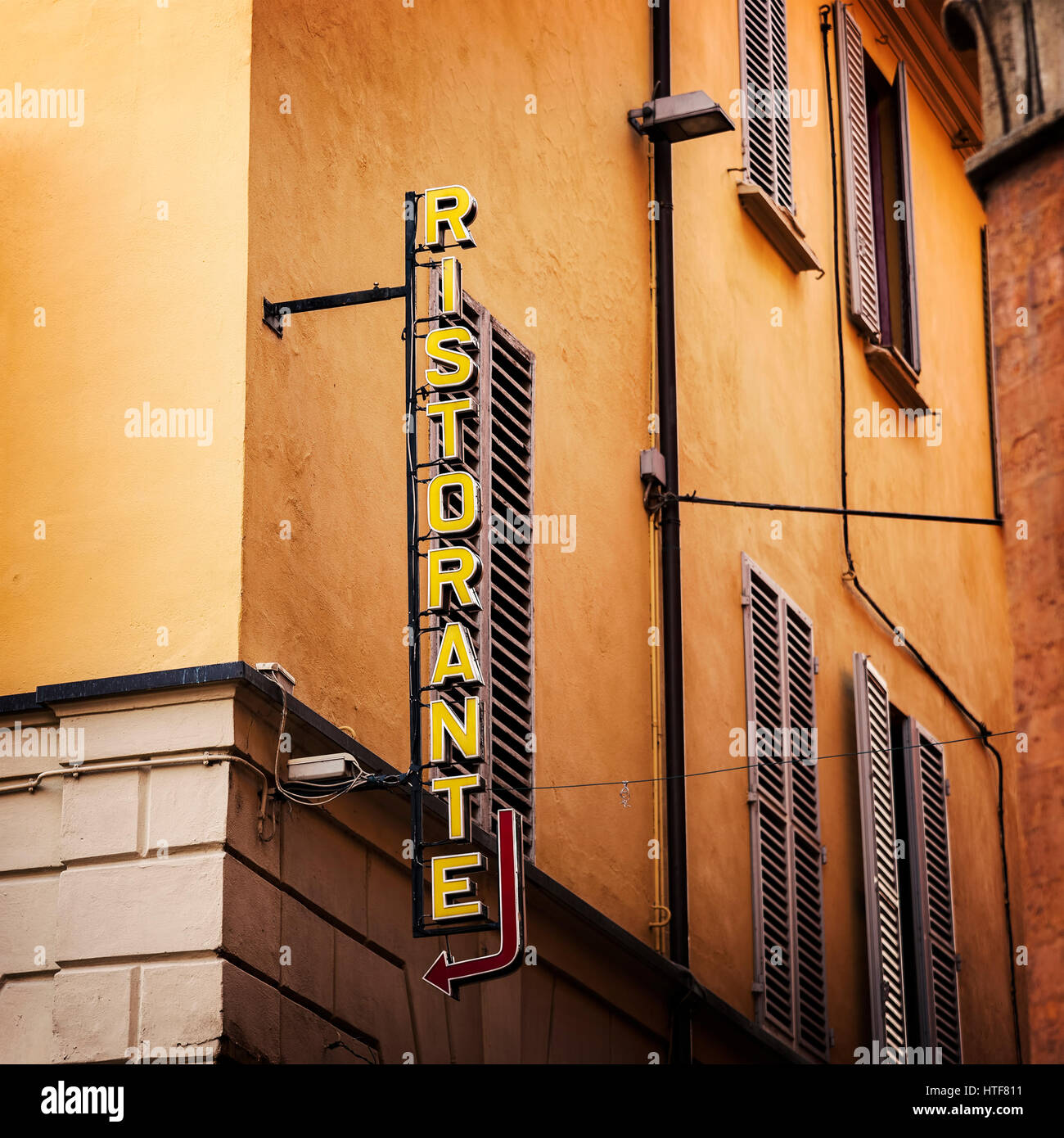 Italian sign hi-res stock photography and images - Alamy