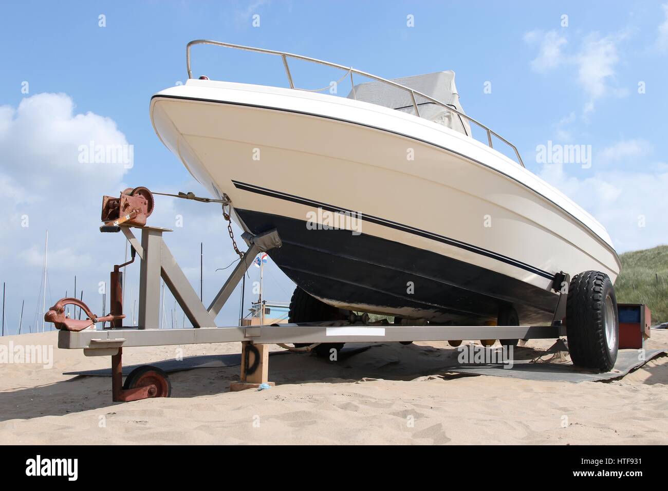 Boat trailer on beach hi-res stock photography and images - Alamy
