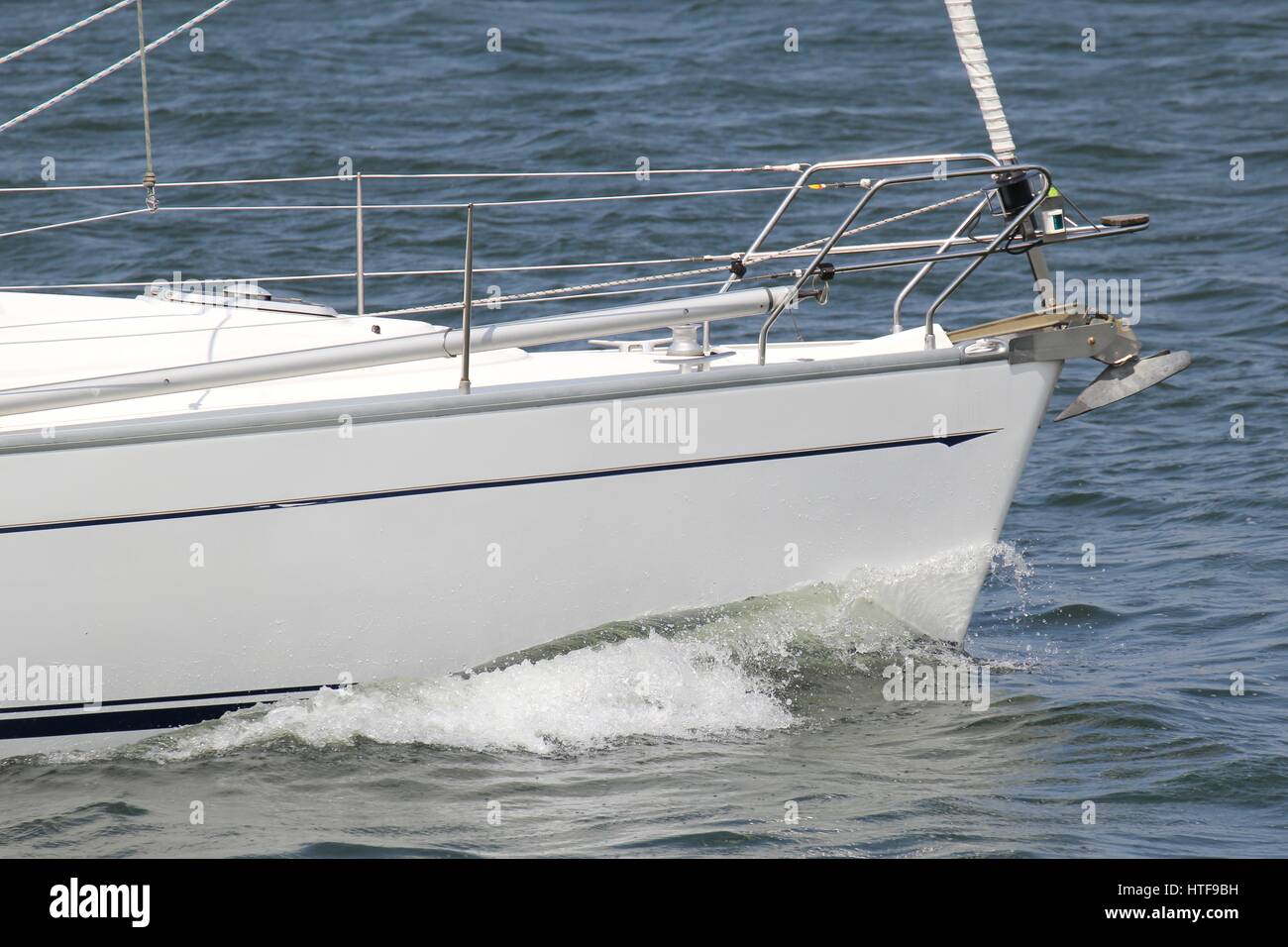 Bow wave boat hi-res stock photography and images - Alamy