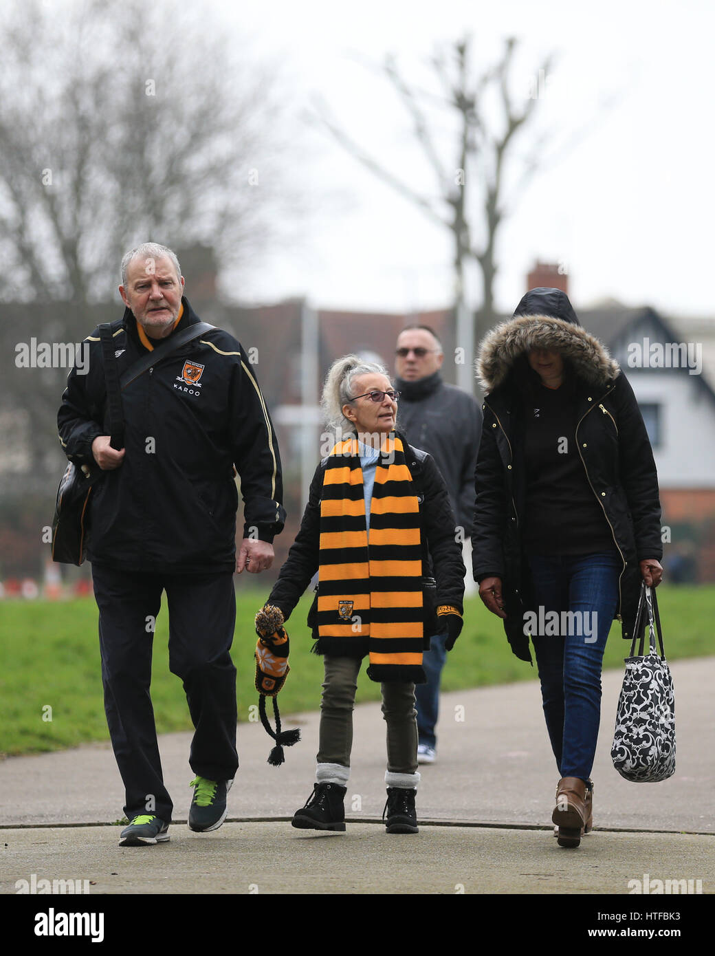 Hull city supporters arrive hi-res stock photography and images - Alamy