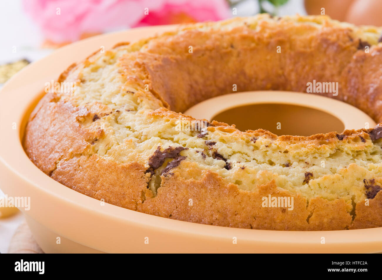 Almond flavoured sponge hi-res stock photography and images - Alamy