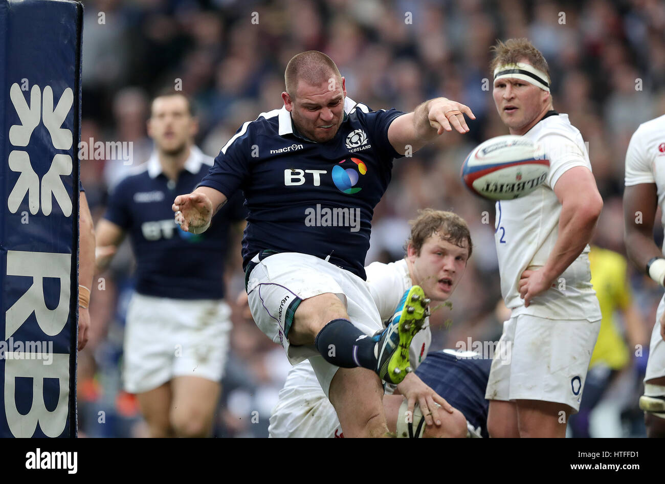 Gordon reid celebrates hi-res stock photography and images - Alamy