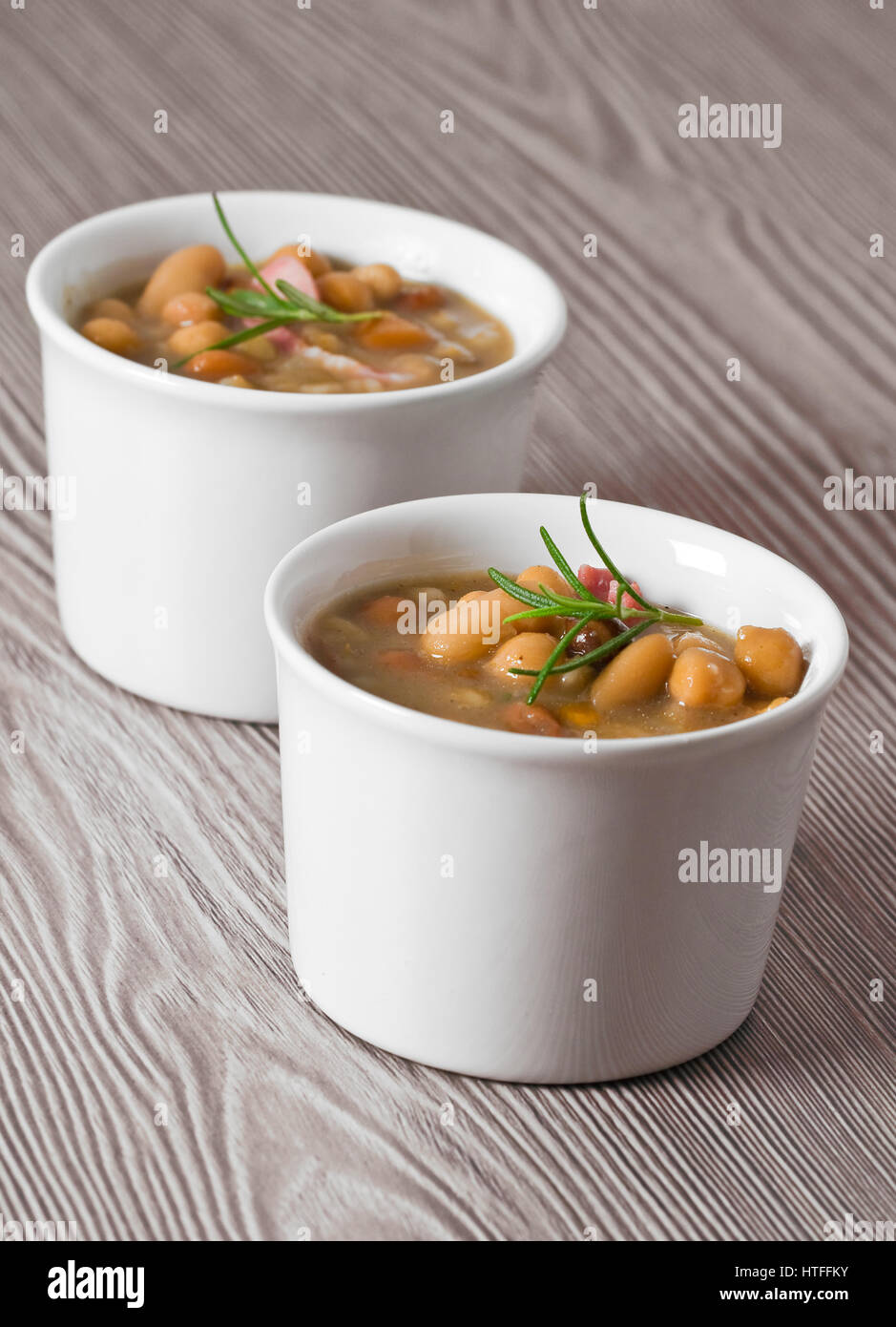 Borlotti bean and spelt soup Stock Photo - Alamy