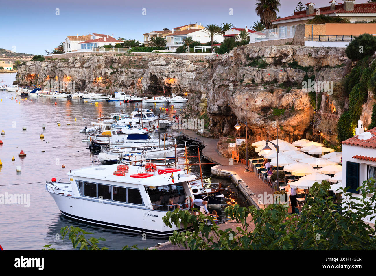 Es castell harbour night hi-res stock photography and images - Alamy