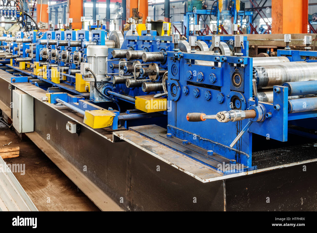 Molding equipment hi-res stock photography and images - Alamy