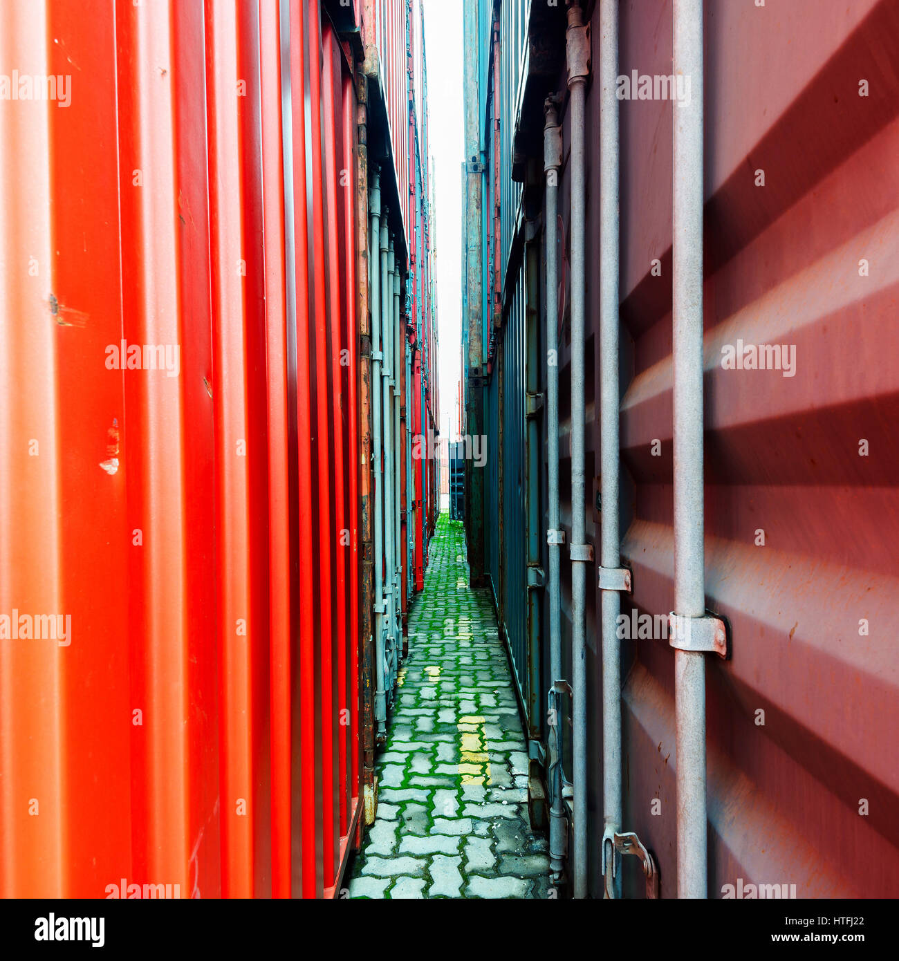 Shanghai container terminal hi-res stock photography and images - Alamy