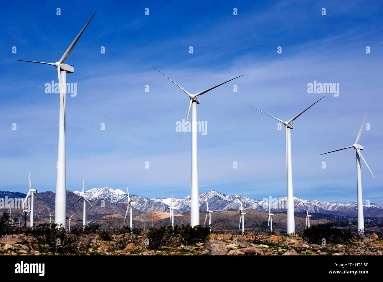 windmill farm in the Palm Desert near Palm Springs Stock Photo - Alamy