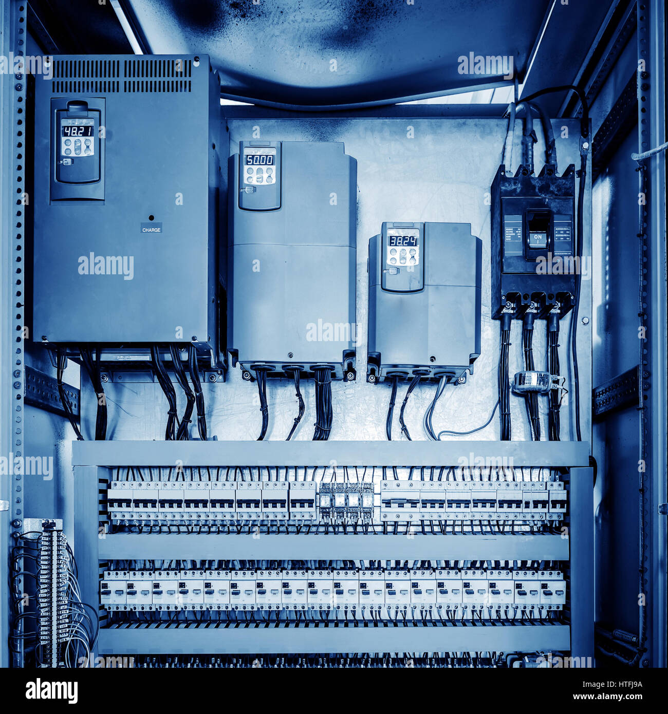 Factory floor, automated machinery control room Stock Photo - Alamy