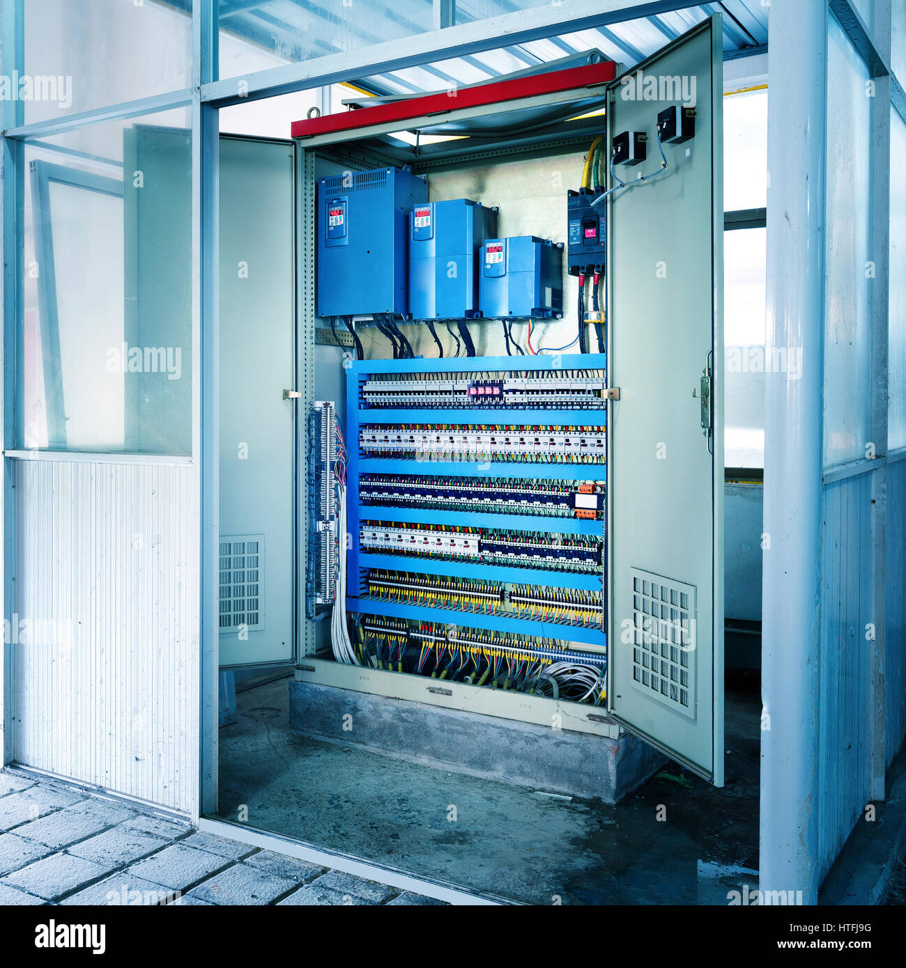 Factory floor, automated machinery control room Stock Photo - Alamy