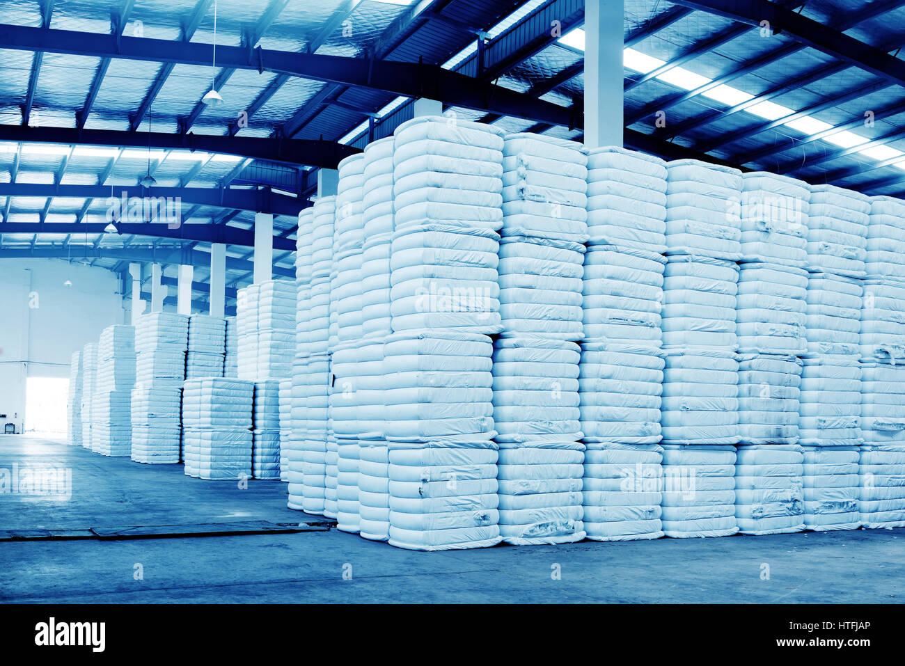 Interior warehouse horizontal hi-res stock photography and images - Alamy