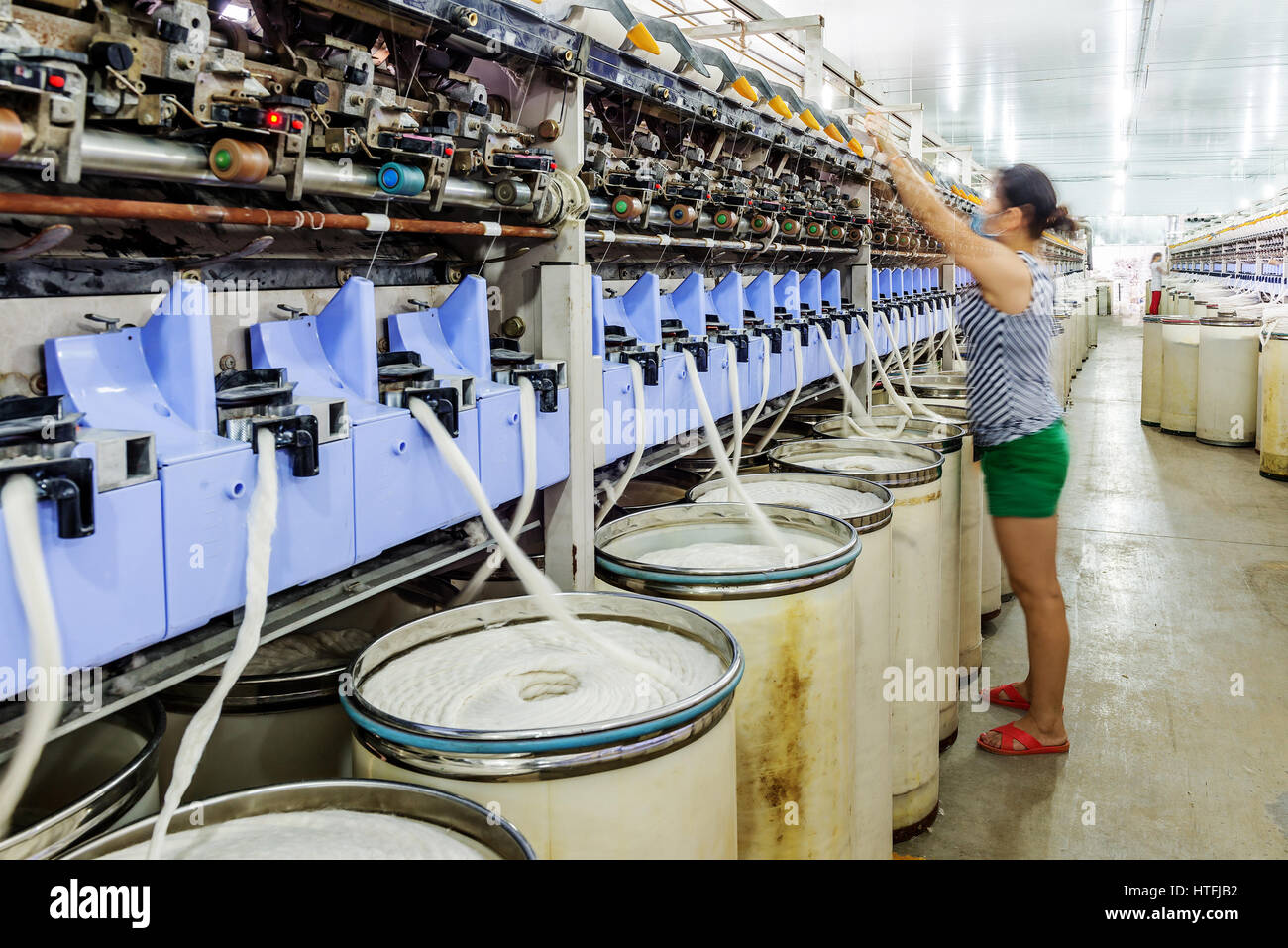 Factory scene china workers hi-res stock photography and images - Alamy
