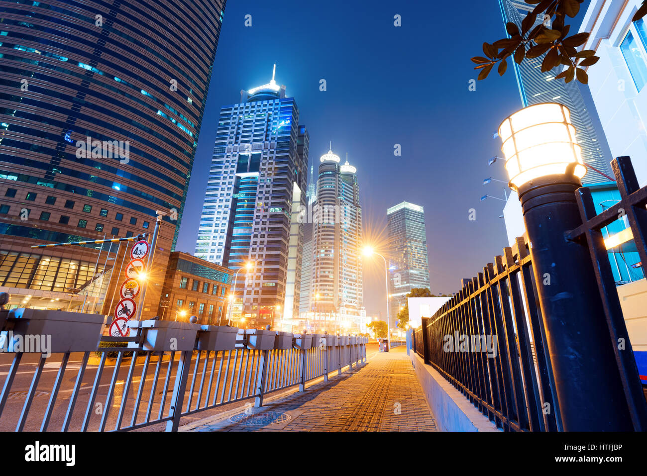Fortune metropolis hi-res stock photography and images - Alamy