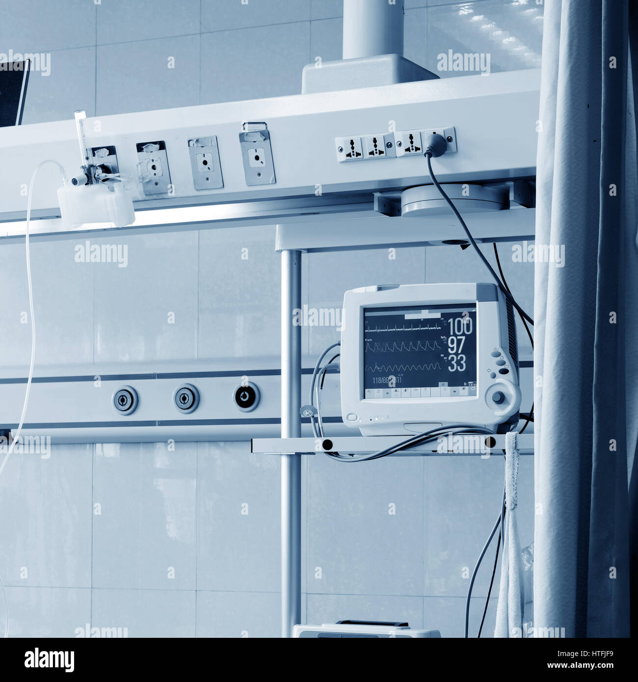 Ecg monitor hi-res stock photography and images - Alamy