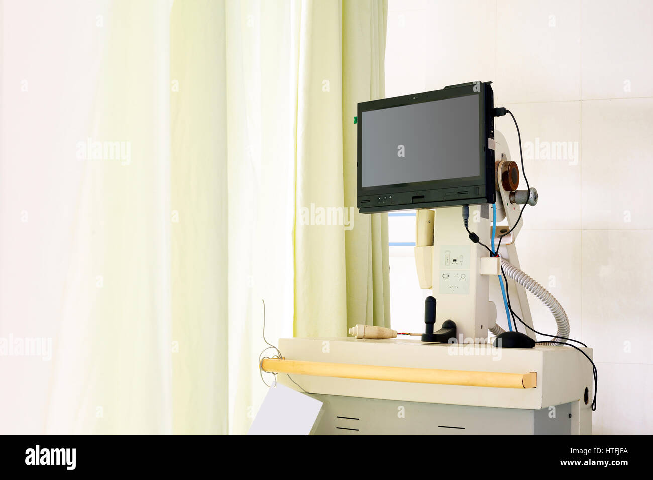 Intensive care unit with ECG monitor Stock Photo - Alamy
