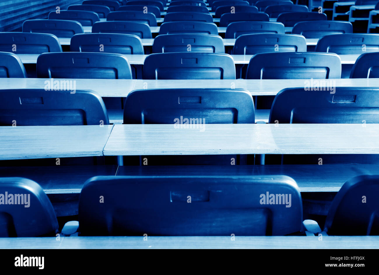 Empty seats theatre blue hi-res stock photography and images - Alamy