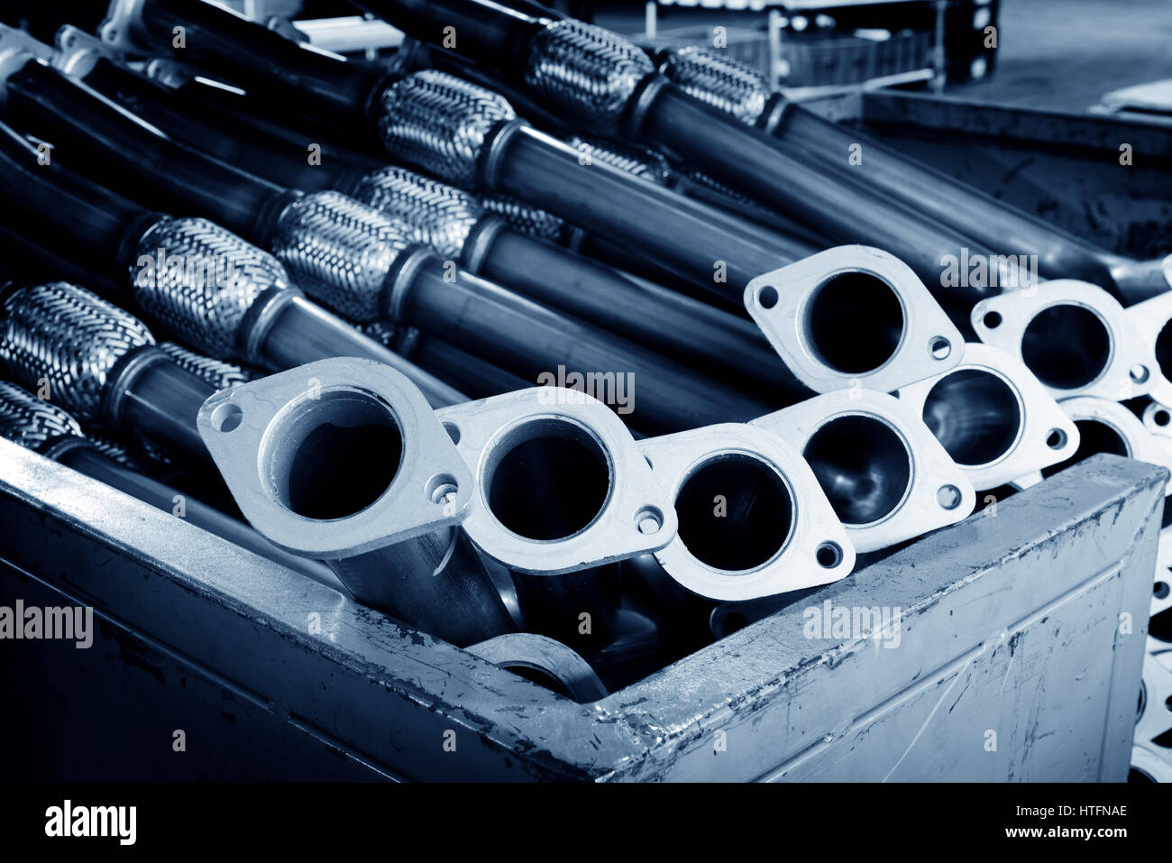 Cars exhaust pipe hi-res stock photography and images - Alamy