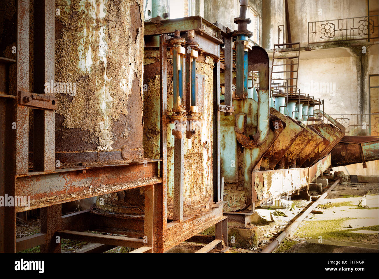 Factory machine ceiling hi-res stock photography and images - Alamy