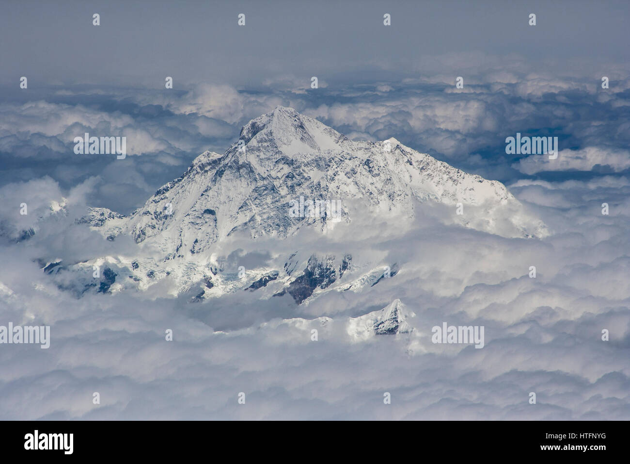 Makalu peak hi-res stock photography and images - Alamy