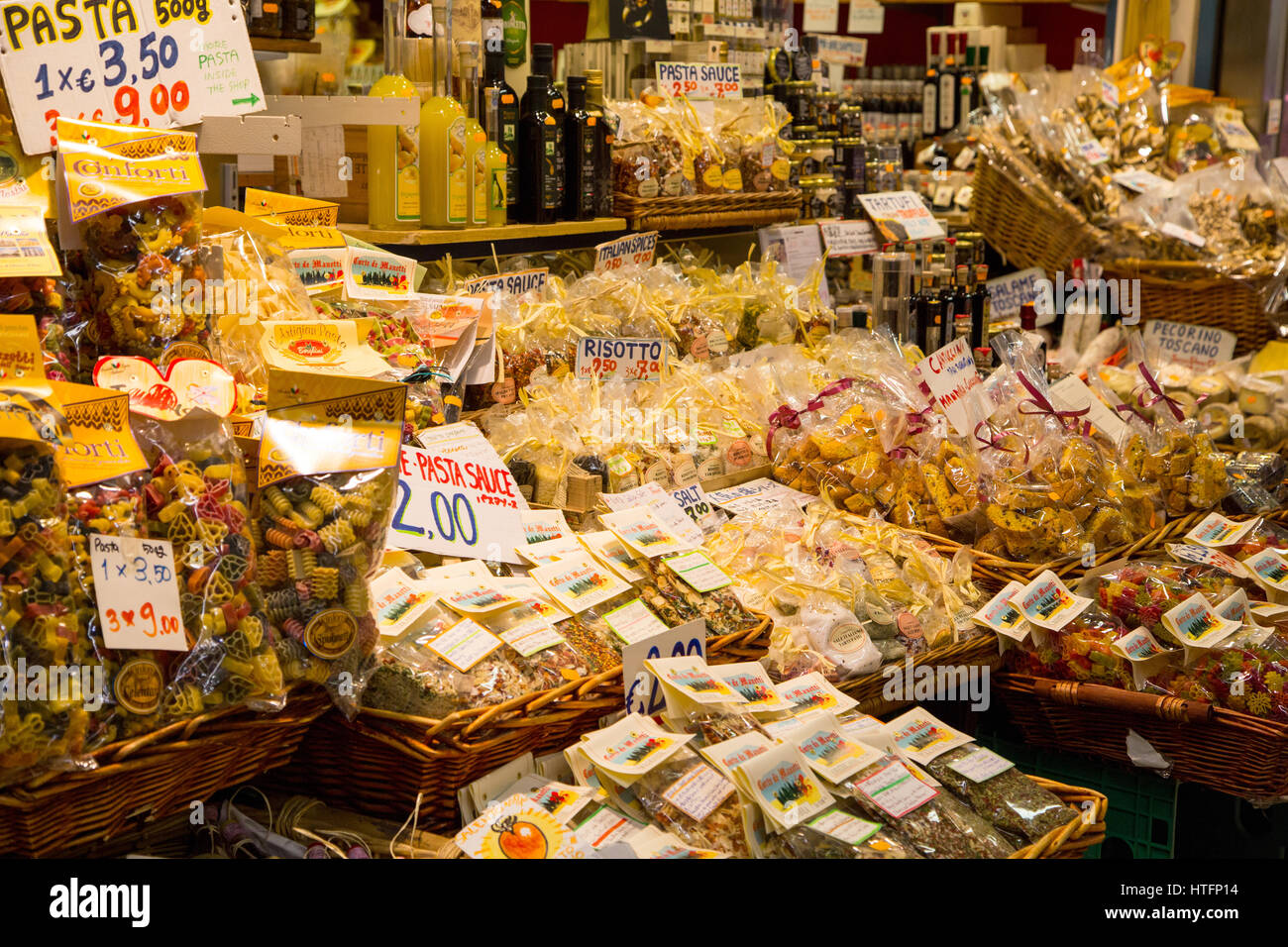 Traditional food of central italy hi-res stock photography and images ...