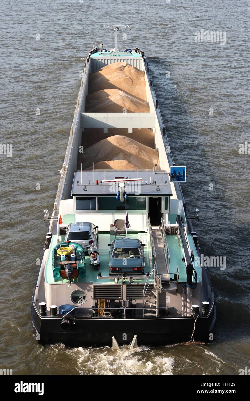 Inland dry cargo vessel ship boat hi-res stock photography and images ...