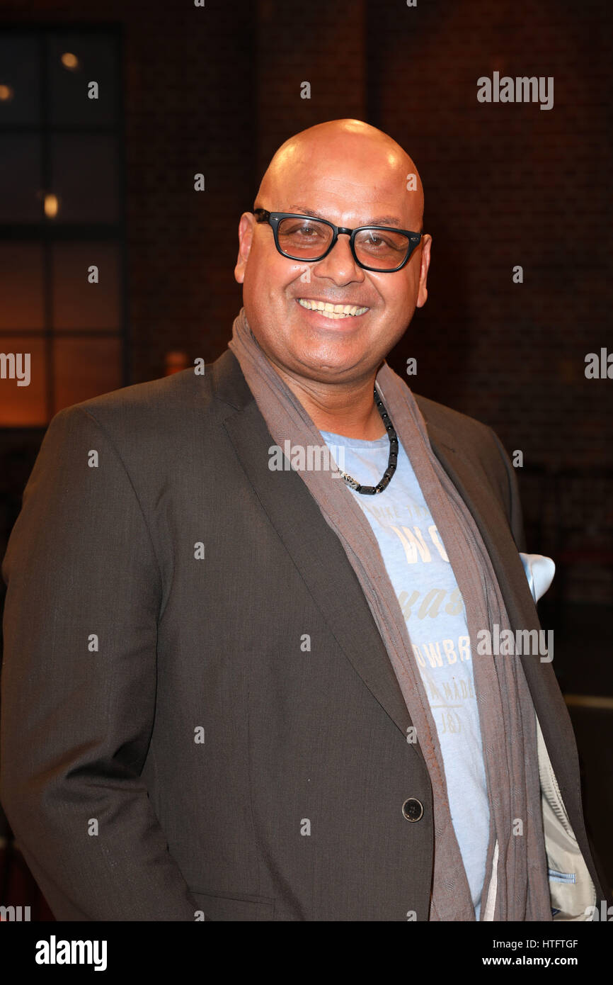 Saliya kahawatte hi-res stock photography and images - Alamy