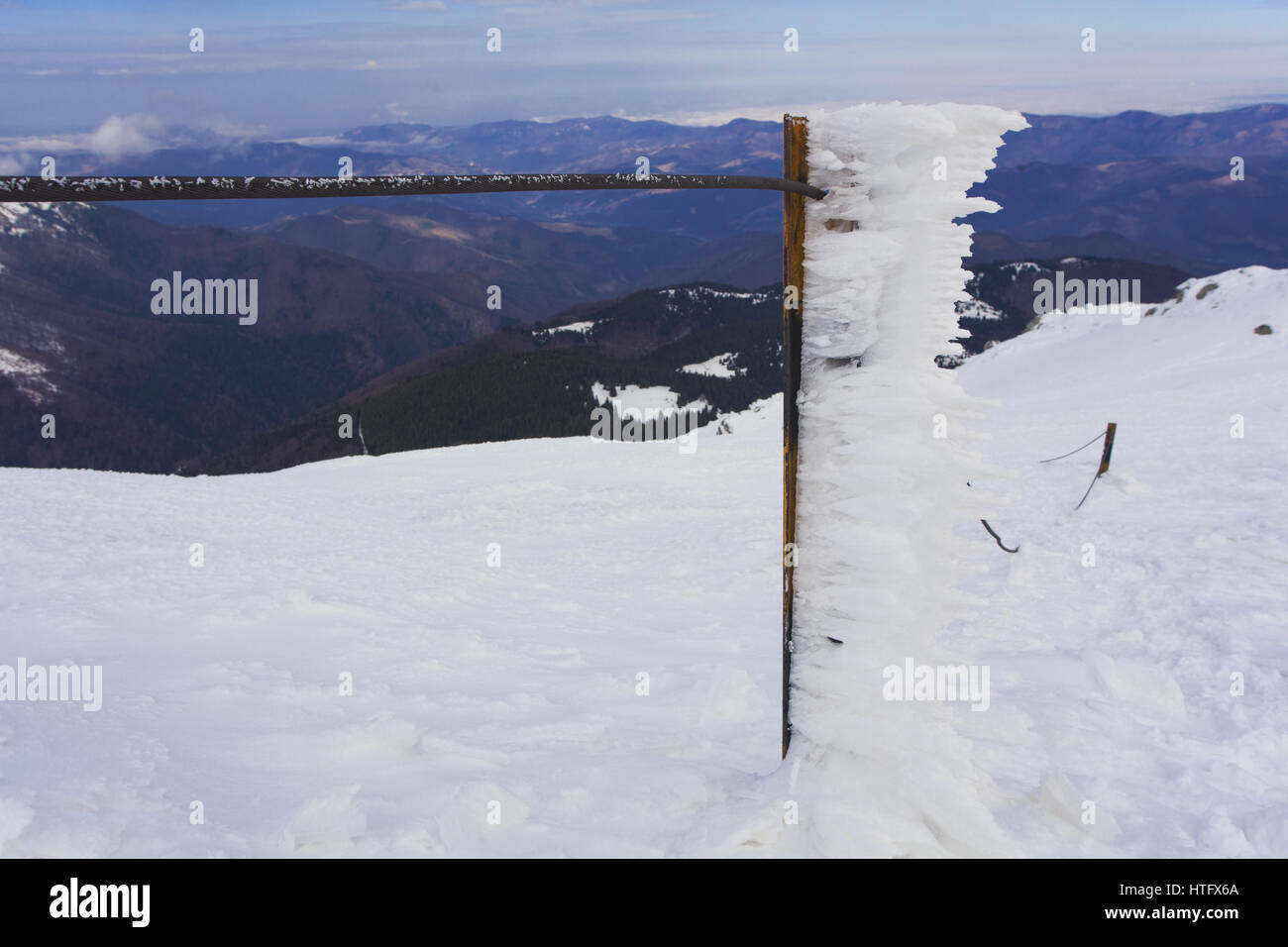 Frozen metal hi-res stock photography and images - Alamy