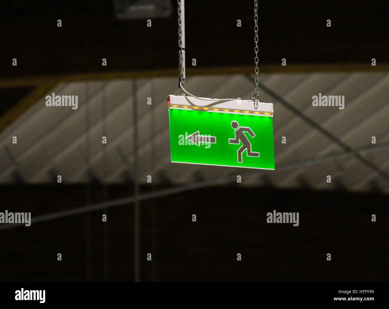 Hanging Sign Chain Stock Photos & Hanging Sign Chain Stock Images - Alamy