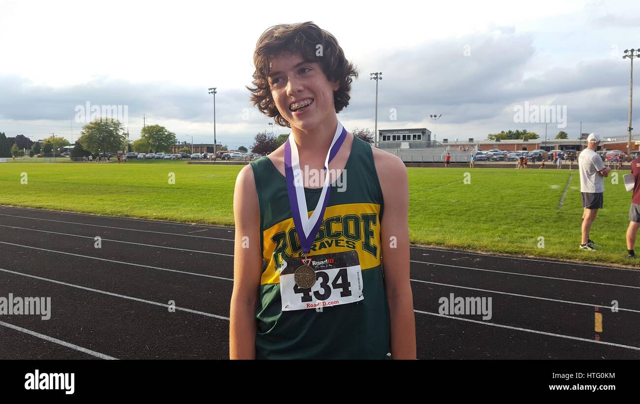 Kids at track meet hi-res stock photography and images - Alamy