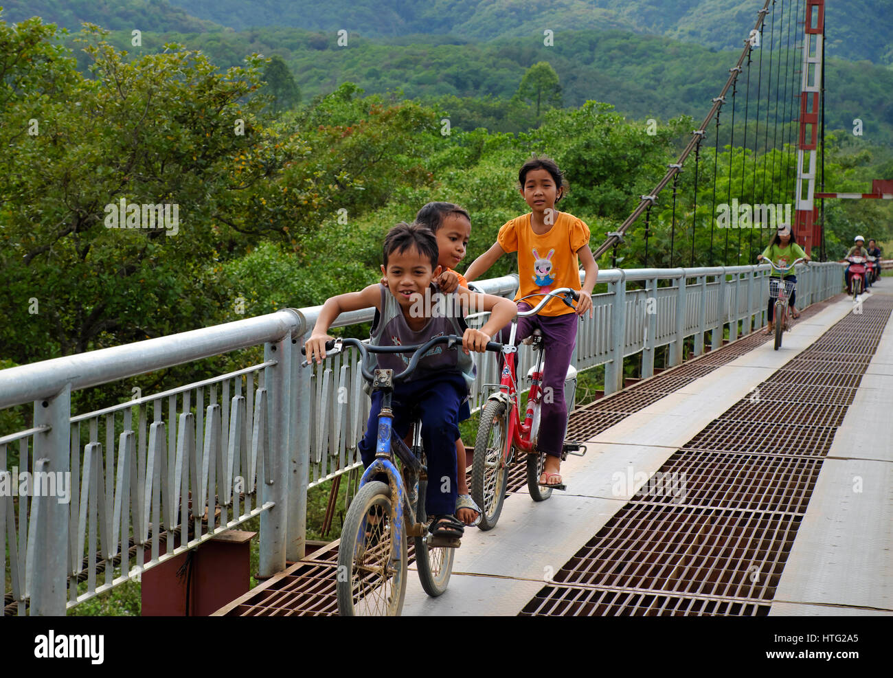 Cross bridge cycle hi-res stock photography and images - Alamy