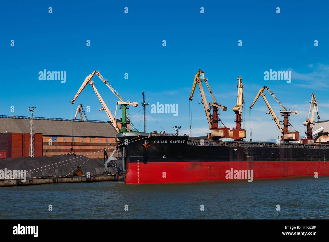 Big barge hi-res stock photography and images - Alamy