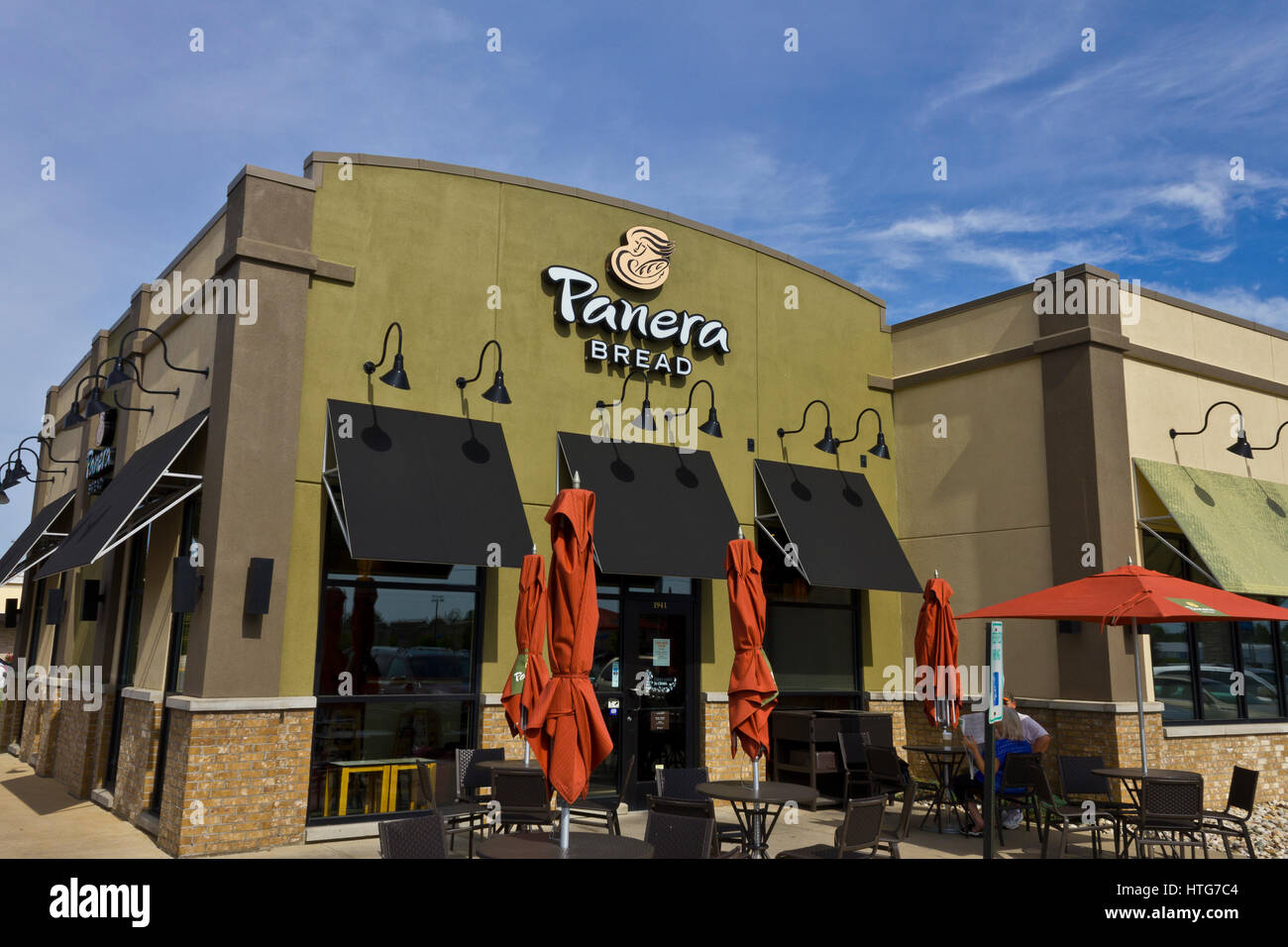 Panera bread store sign hi-res stock photography and images - Alamy