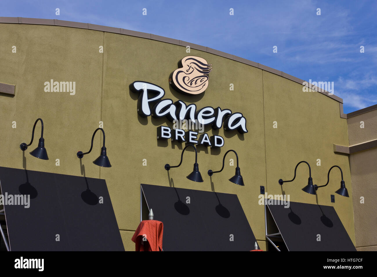 Panera bread logo hi-res stock photography and images - Alamy