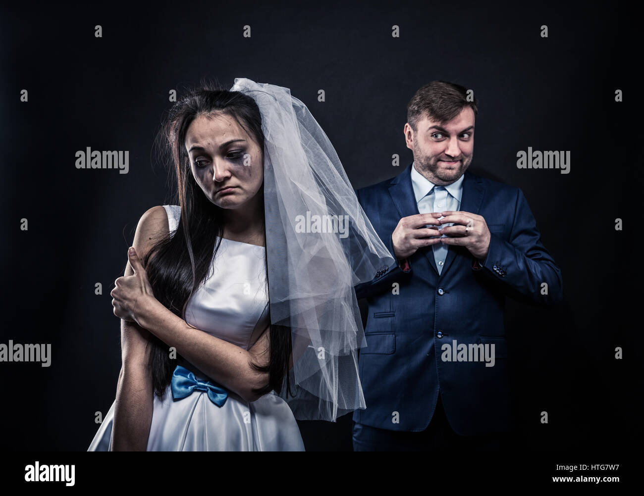 Unhappy bride and groom hi-res stock photography and images - Alamy